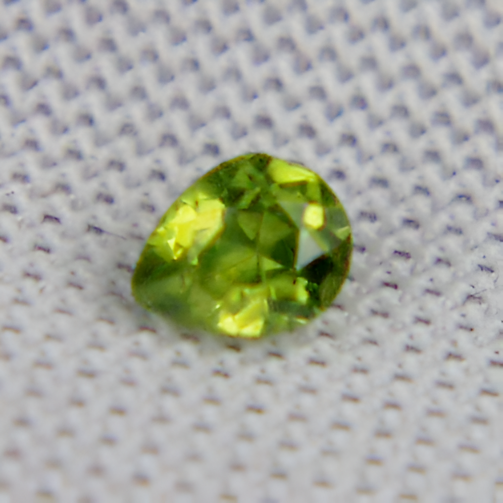 Perfect Horsetail Inclusions Russian Demantoid Garnet – GLI